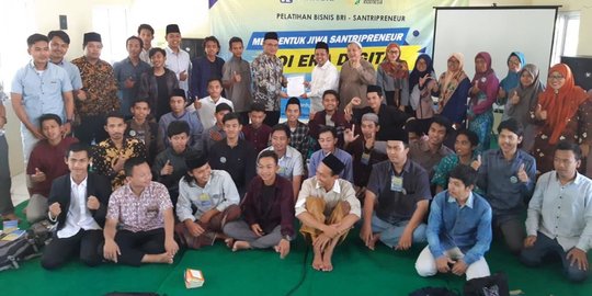 Dorong Lahirnya Pengusaha Muda di Lingkungan Pesantren, BRI Gelar ... Dorong Lahirnya Pengusaha Muda di Lingkungan Pesantren, BRI Gelar ...