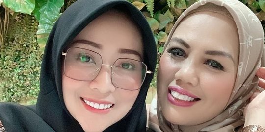 Potret Terbaru Elly Sugigi Usai Potong Gigi, Terlihat Beda Banget ... Potret Terbaru Elly Sugigi Usai Potong Gigi, Terlihat Beda Banget ...