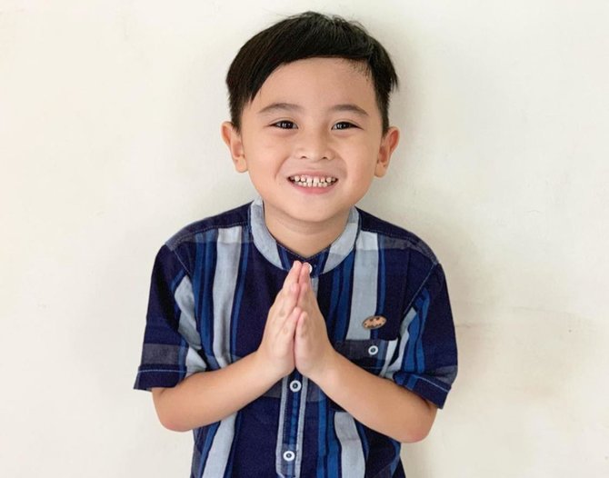 7 Potret Ivander Haykal Firdaus, Anak Daus Mini yang Ganteng dan ...