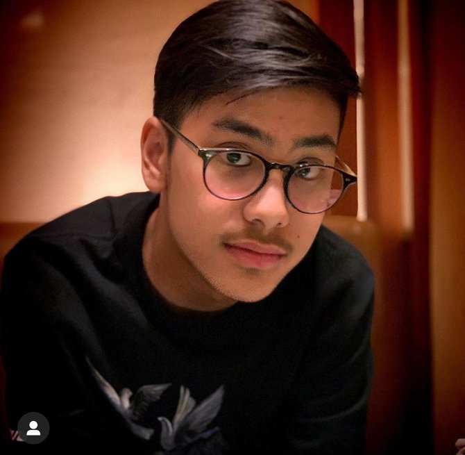 10 Potret Khayru, Anak Gunawan yang Tak Kalah Ganteng dari Sang Ayah ...