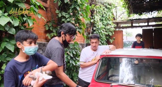 Mobil Moris Irfan Hakim Pernah Nongol saat Azan di TV, Ini Potretnya ...