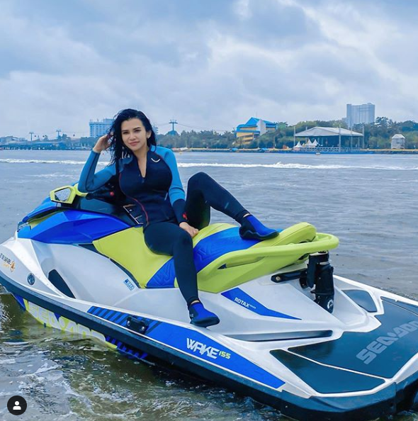 10 Potret Cantik Maria Vania, Presenter Olahraga yang Ramai ...