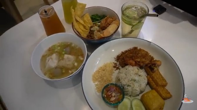 7 Potret Restoran Sarah Sechan, Dekorasinya Curi Perhatian | merdeka.com