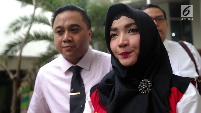 Sepak Terjang Karier Roro Fitria di Industri Hiburan hingga Masuk Penjara