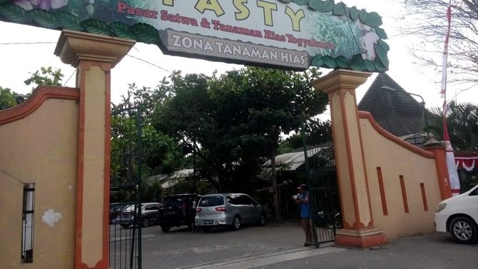 7 Pasar Unik di Indonesia, Jual Daging Ular hingga Kerbau Ratusan Juta ...