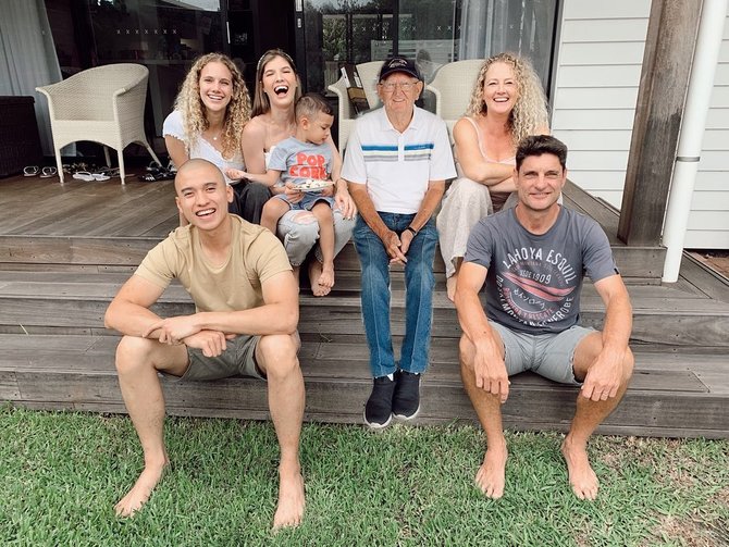 Kerap Tampil Kompak, Ini 6 Potret Kemesraan Mikaila Patritz dan ...