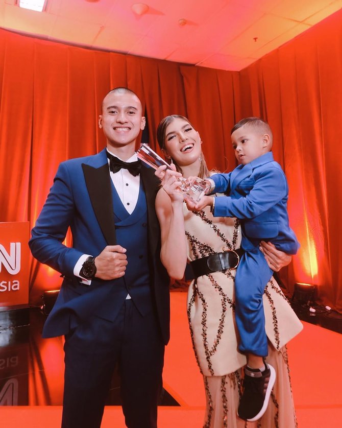 Kerap Tampil Kompak, Ini 6 Potret Kemesraan Mikaila Patritz dan ...