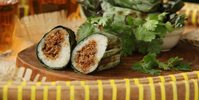 Resep Lalampa, Lemper Ikan Bakar Khas Manado untuk Takjil | merdeka.com