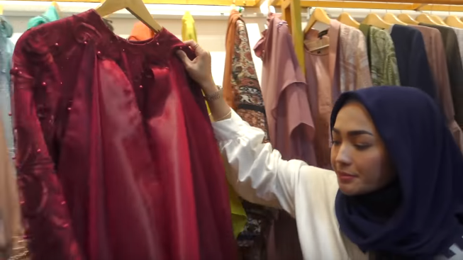 Jadi Desainer Sukses, Ini 6 Potret Butik Imel Putri Mantan Istri ...