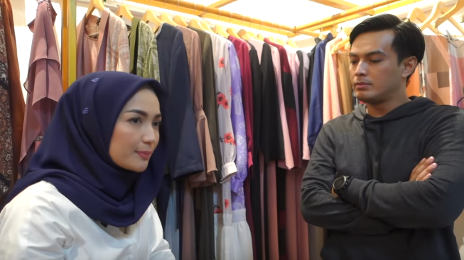 Jadi Desainer Sukses, Ini 6 Potret Butik Imel Putri Mantan Istri ...