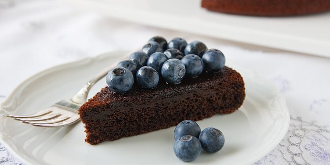 Cara Membuat Kue Bolu Cokelat yang Enak Menggunakan Alat Sederhana ...