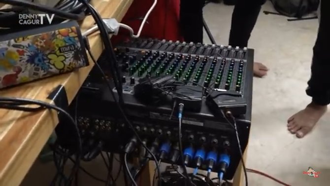 6 Potret Studio Rans Entertainment, Harga Alat-alatnya Bikin Denny ...