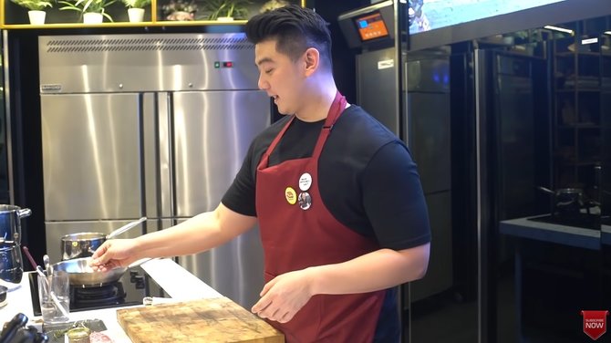 Crazy Rich Surabaya Bayar Chef Arnold Masak, Harga Ovennya Lebih Mahal ...