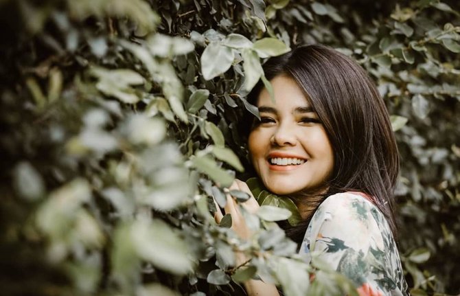 7 Potret Karina Ranau, Istri Epy Kusnandar yang Cantik dan Seperti ABG ...