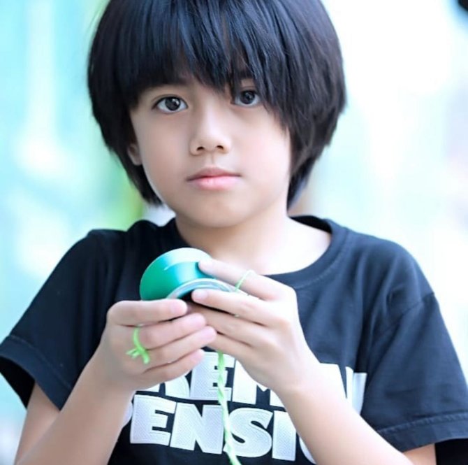 Sudah Beranjak Remaja dan Ganteng, Ini 7 Potret Quentin Anak Epy ...