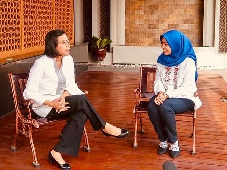 Ingat Perjuangan Raeni, Anak Tukang Becak Berhasil S2 dan S3 di Birmingham Inggris