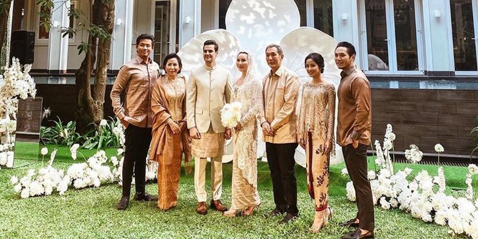 8 Potret Rumah Super Mewah Bak Istana Fitria Yusuf, Anak Jusuf Hamka ...