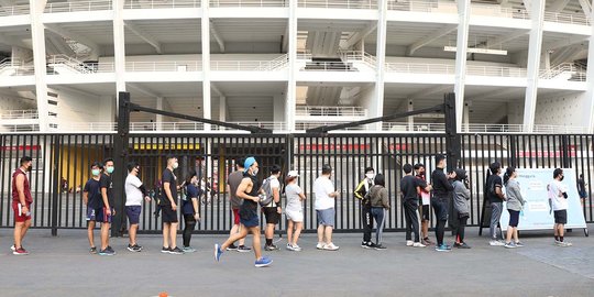 PSBB Transisi, Stadion GBK Ramai Warga Berolahraga | merdeka.com PSBB Transisi, Stadion GBK Ramai Warga Berolahraga | merdeka.com