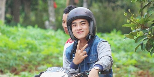 Beranjak Dewasa, Ini 5 Potret Fachri Muhammad Pemeran 'Si Entong' dengan Motornya Halaman 4 ...