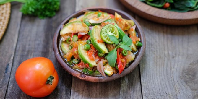 Resep Beberuk, Sambal Terong Segar Khas Lombok | merdeka.com