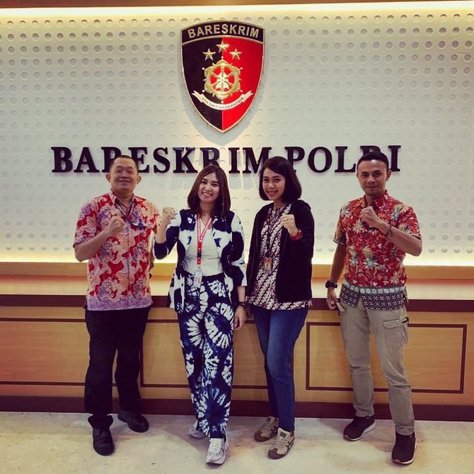 Masih Ingat Polwan Cantik Briptu Eka, Begini Potret Terbarunya Kini ...