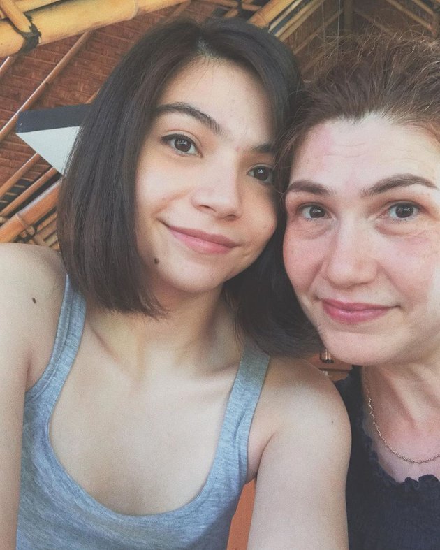 6 Potret Fergie Brittany, Cucu Mendiang Pak Bondan 'Maknyus' yang ...