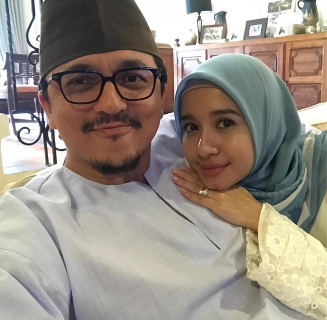 Engku Emran Unfollow Instagram, Begini Kronologi Kabar Cerai Laudya ...