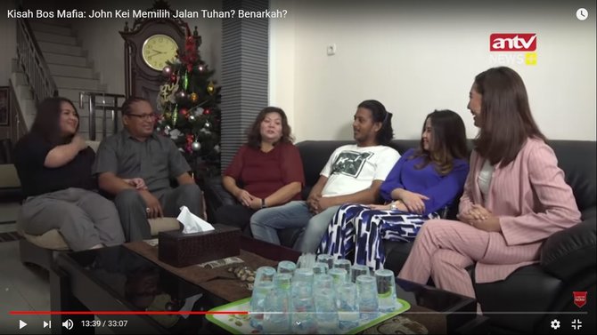 Penuh Cinta, Ini 6 Potret Hangat John Kei Saat di Rumah Bersama Istri ...