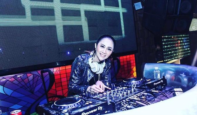 Manggung di Wisma Atlet, Ini 6 Potret Aida Saskia Pedangdut yang ...