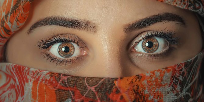 10 Cara Menebalkan Alis Secara Alami, Cepat dan Efektif | merdeka.com