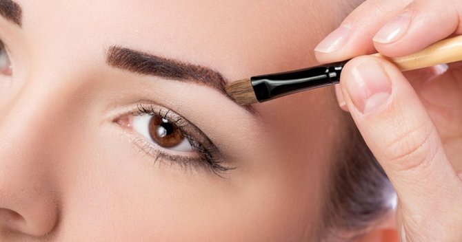 7 Cara Membentuk Alis Sesuai Bentuk Wajah, Wajib Diketahui Para Wanita
