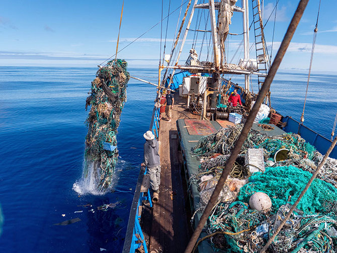 Angkat 103 Ton Sampah dari Laut, Kru Kapal Hawaii Cetak Rekor Dunia ...