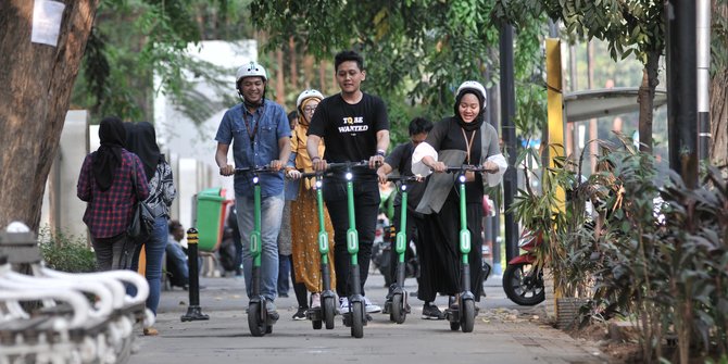 Kemenhub Terbitkan Permen, Skuter dan Otopet Listrik Siap Meluncur ...