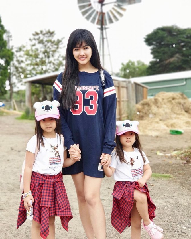 Bak Boneka Barbie, Ini 5 Pesona Astrid Ellena di Usia 30 Tahun ...
