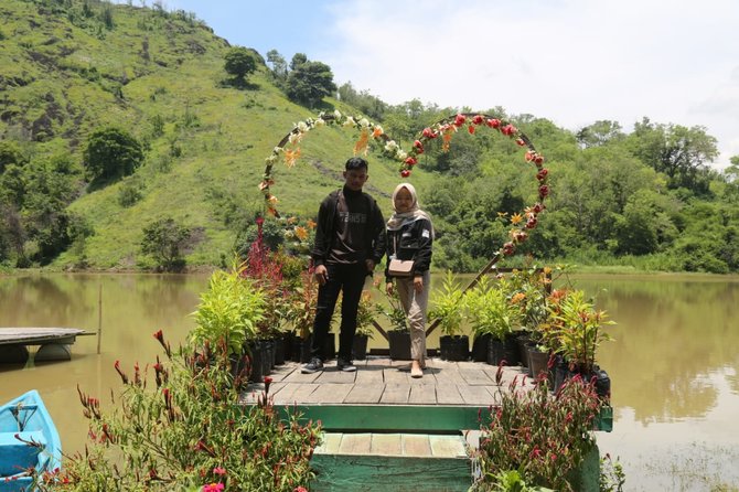 7 Potret Keindahan Wisata Air Telaga Claket, 'Ranu Kumbolo-nya Wonogiri'
