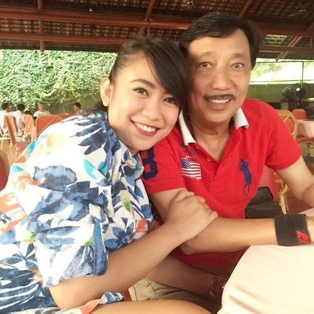 Jarang Tersorot, Ini 5 Potret Cantiknya Retno Astriani Putri Komedian Doyok