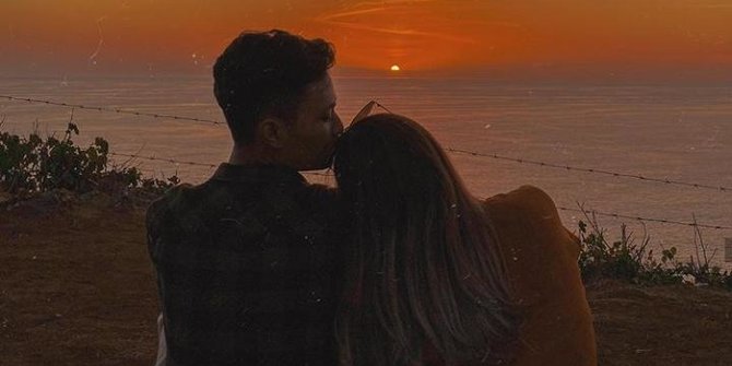 Jarang Tersorot, Intip 5 Potret Kebersamaan Mahen Bareng Kekasih ...