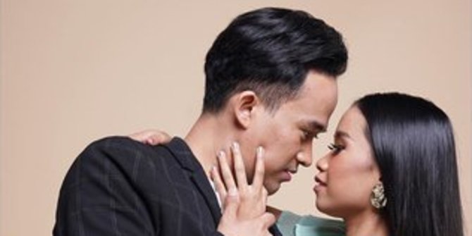 6 Potret Kebersamaan Anwar BAB dan Kekasih yang Jarang Tersorot ...