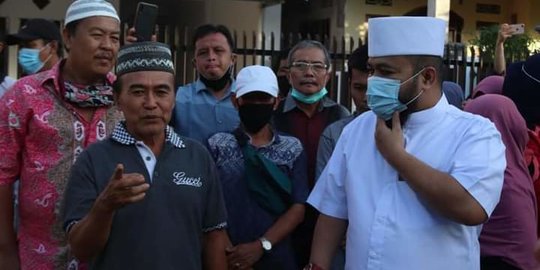 Hadirkan Kebahagiaan, Wali Kota Helmi Hasan Bangun Kembali Rumah Warga ... Hadirkan Kebahagiaan, Wali Kota Helmi Hasan Bangun Kembali Rumah Warga ...