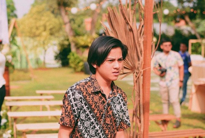 7 Potret Ganteng Rey Bong, Pemeran Joko di Sinetron Dari Jendela SMP ...