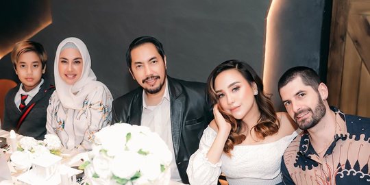 Doa Sunan Kalijaga di Momen Ulang Tahun ke-21 Salmafina | merdeka.com Doa Sunan Kalijaga di Momen Ulang Tahun ke-21 Salmafina | merdeka.com