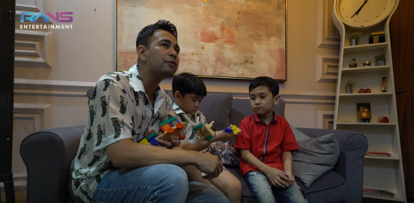 Bocah Mirip Rafathar Datang ke Andara, Sikap 'Sultan' Raffi Ahmad Bikin Salut | merdeka.com