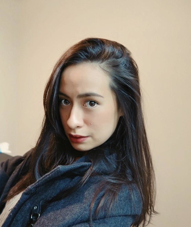 5 Potret Vicky Monica, Artis Cantik yang Resmi Dinikahi Restu Sinaga ...