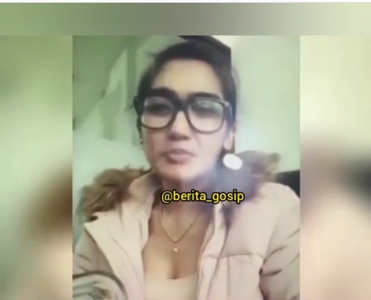 Viral Video Revi Mariska Sebut Luna Maya Artis Porno, Netizen Murka