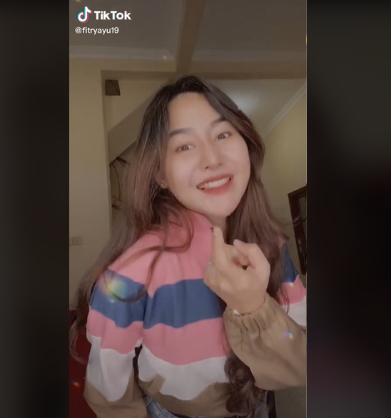 Mengenal Lebih Dekat Janda Cantik yang Tak Cari Pria Cakep dan Kaya, Ini Potretnya | merdeka.com