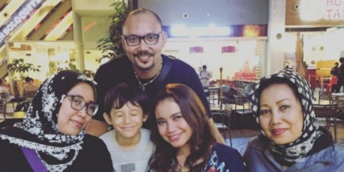 Diminta Netizen untuk Rujuk, Ini 5 Potret Kebersamaan Rossa dan Yoyo ...