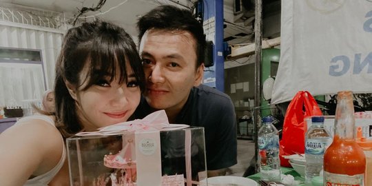 Gisel Ungkap Kemungkinan Rujuk dengan Gading Marten, Begini Reaksi Wijin | merdeka.com