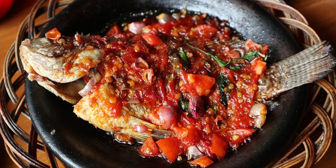Resep Ikan Mujair Goreng Sambal Gami | merdeka.com