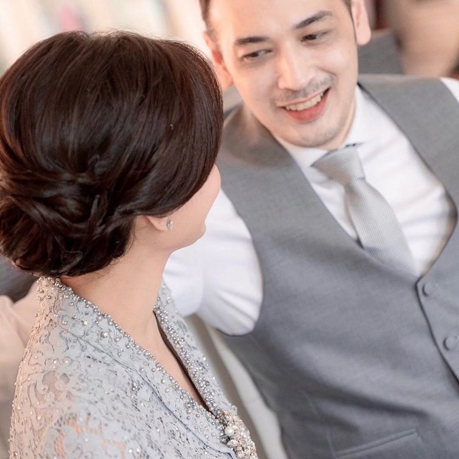 Jarang Terekspos, Intip 5 Potret Harmonis Cut Tari dan Richard Kevin | merdeka.com