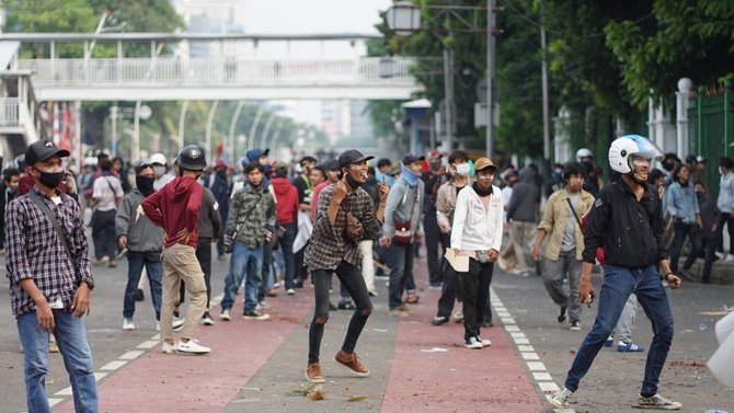 Demo Penolakan UU Cipta Kerja di Semarang Berakhir Rusuh, Ini 3 Fakta Terbarunya